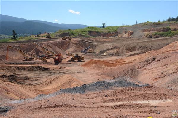 Locations Hub - Pacific Bentonite Mine - Red Rocks