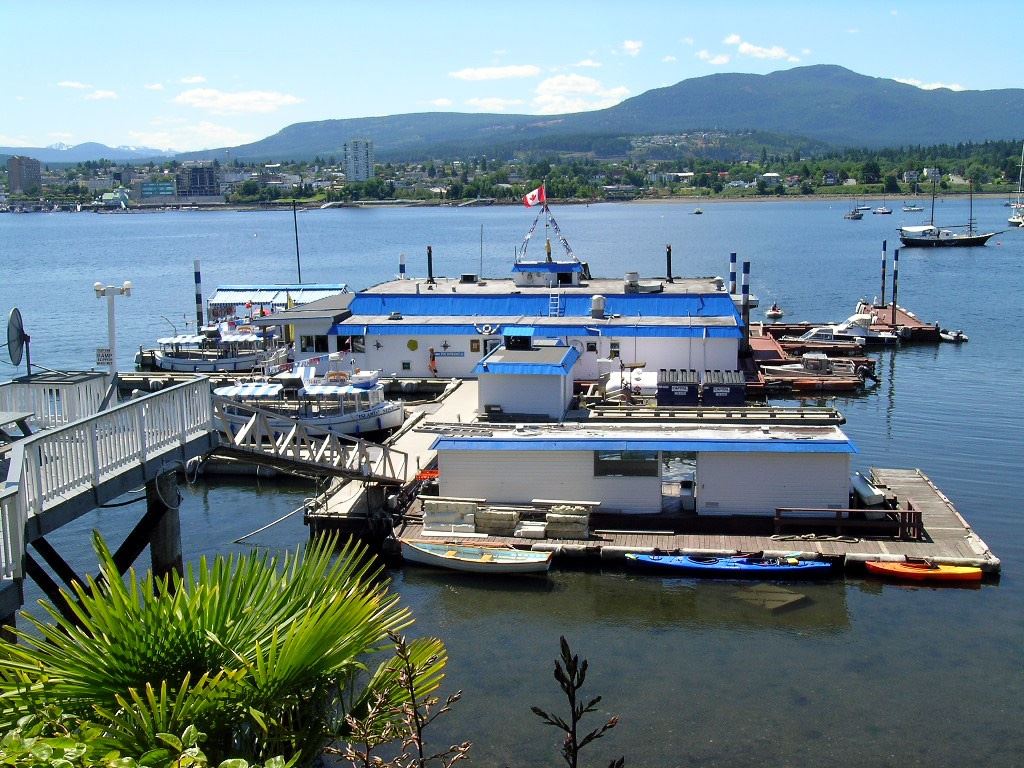 Locations Hub - Dinghy Dock Pub