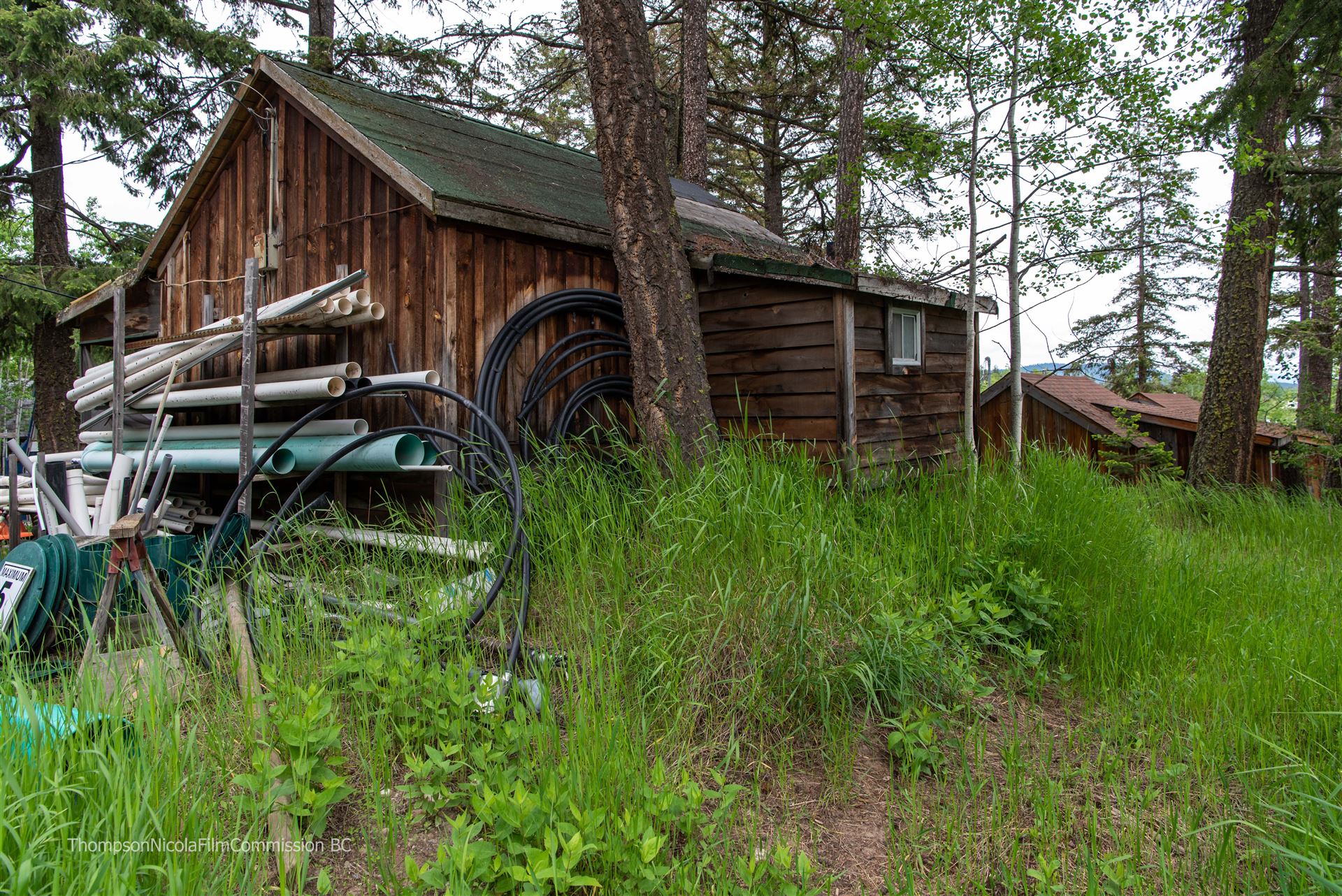 Locations Hub - Pinantan Lake Resort - Older Cabins JUNE