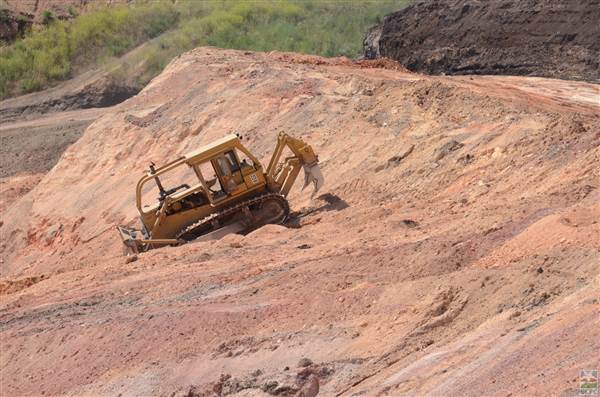 Locations Hub - Pacific Bentonite Mine - Red Rocks