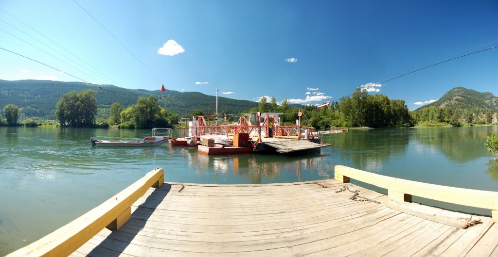 Locations Hub - Little Fort Ferry on North Thompson River