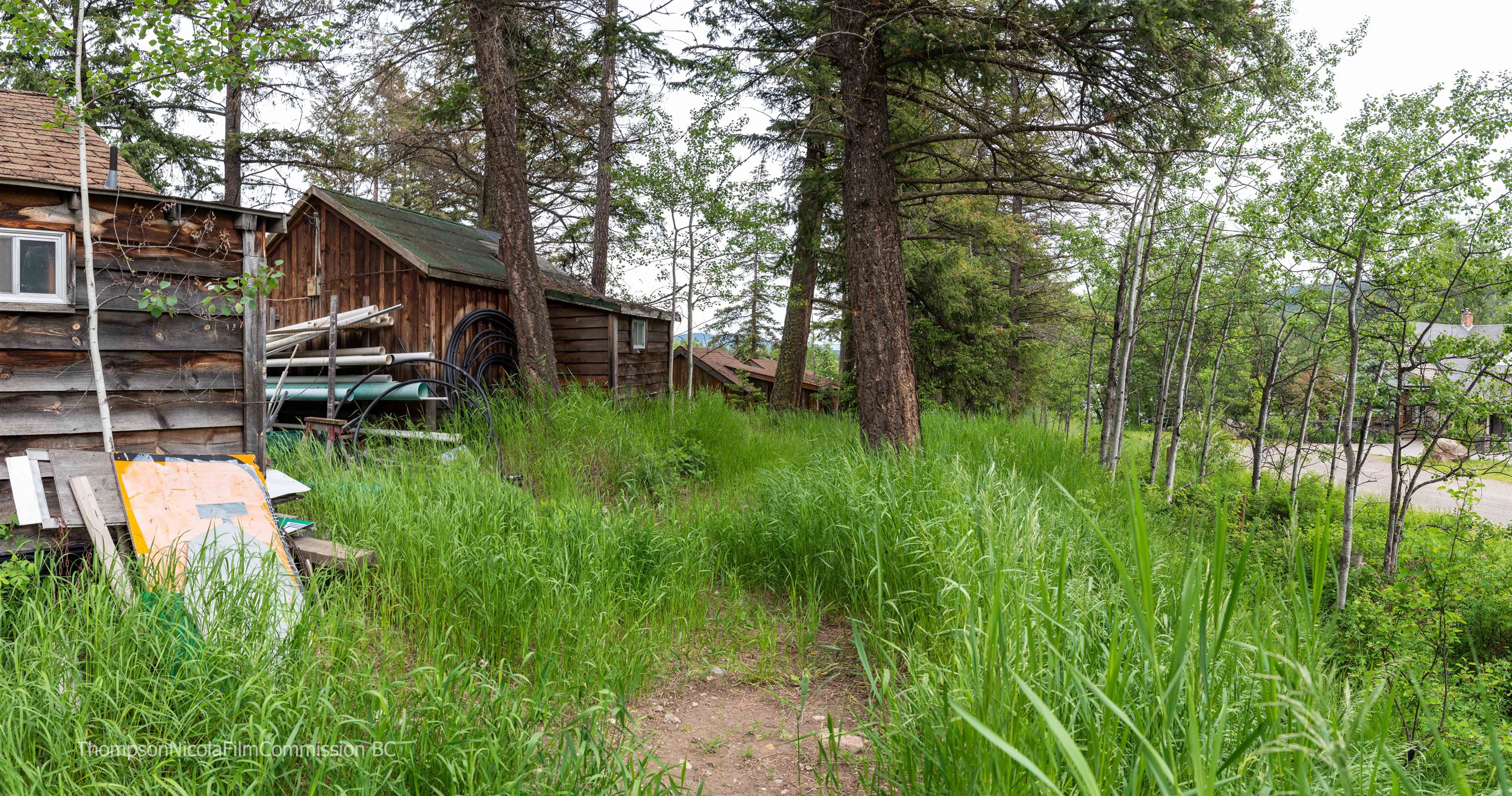Locations Hub - Pinantan Lake Resort - Older Cabins JUNE