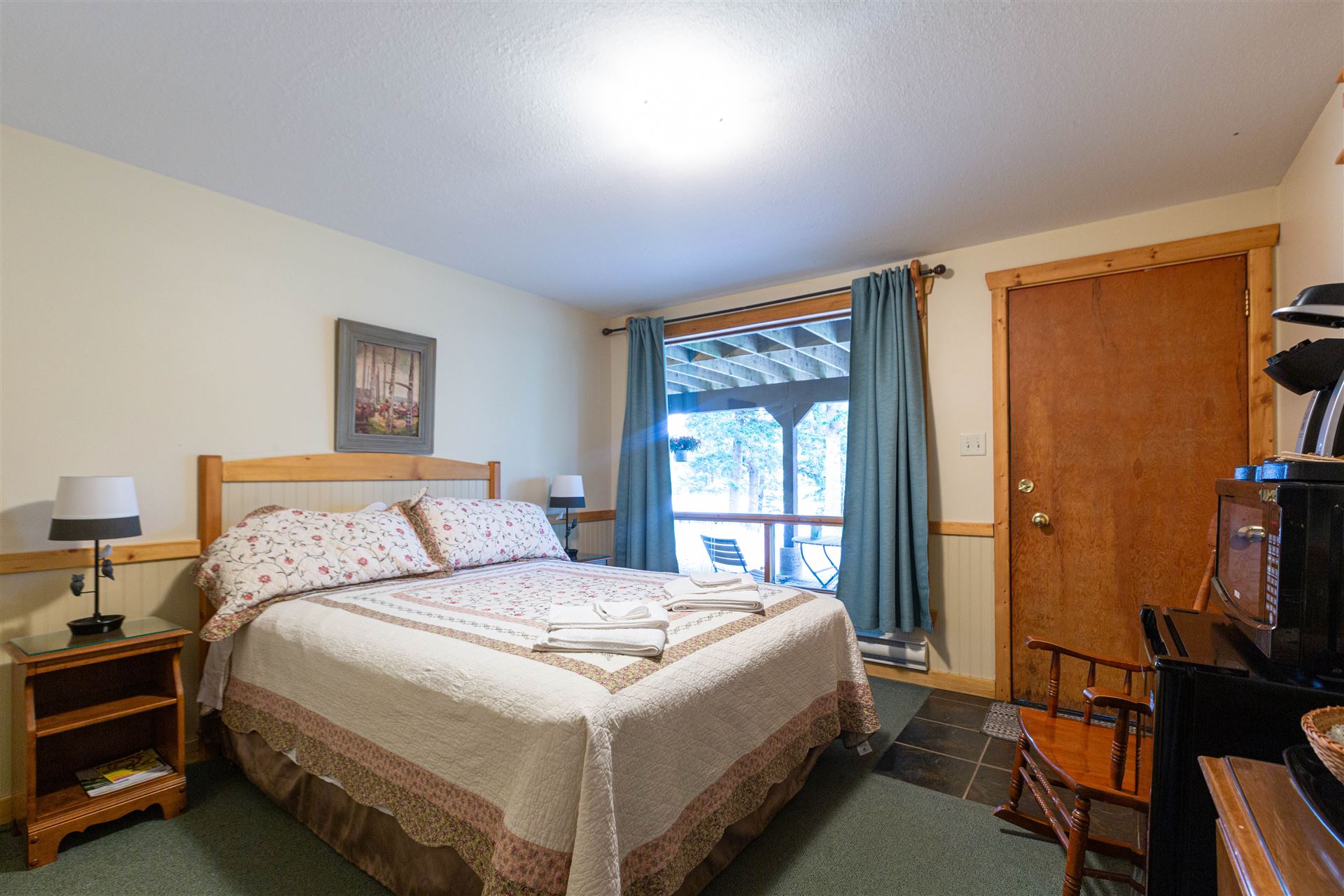 Locations Hub - Corbett Lake Lodge - Fishing Resort