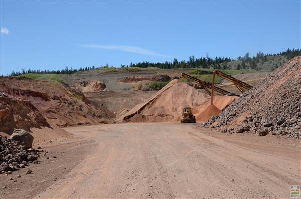Locations Hub - Pacific Bentonite Mine - Red Rocks