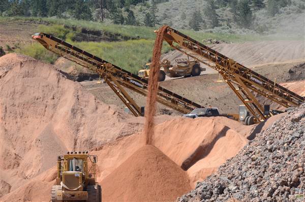 Locations Hub - Pacific Bentonite Mine - Red Rocks