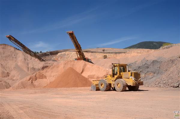Locations Hub - Pacific Bentonite Mine - Red Rocks