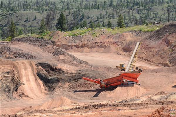 Locations Hub - Pacific Bentonite Mine - Red Rocks