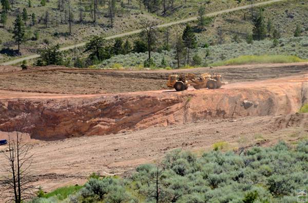 Locations Hub - Pacific Bentonite Mine - Red Rocks